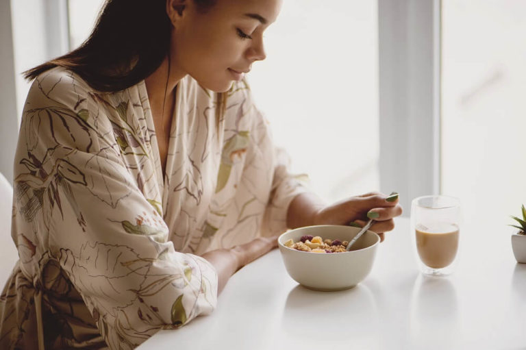 15 Powerful Benefits To Wake Up Early In The Morning | Holistic Foods