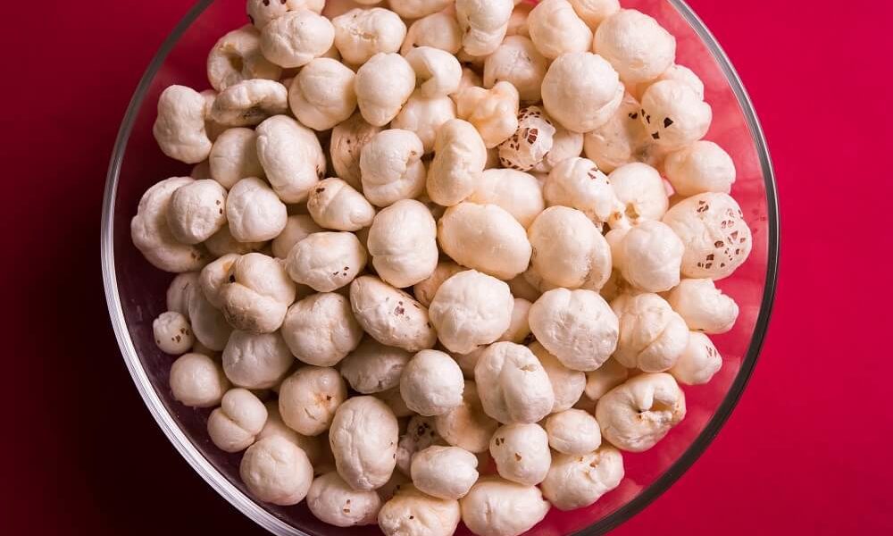 7 Benefits of Makhana (Fox Nuts) Nutrition, Recipes & Side Effects